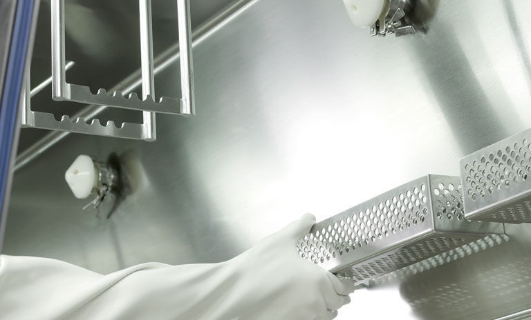 ISO class 5 isolator / for sterility testing / floor-standing / laminar ...