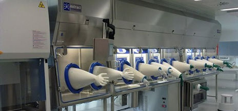 ISO class 5 isolator - Extract Technology - aseptic / for cellular ...