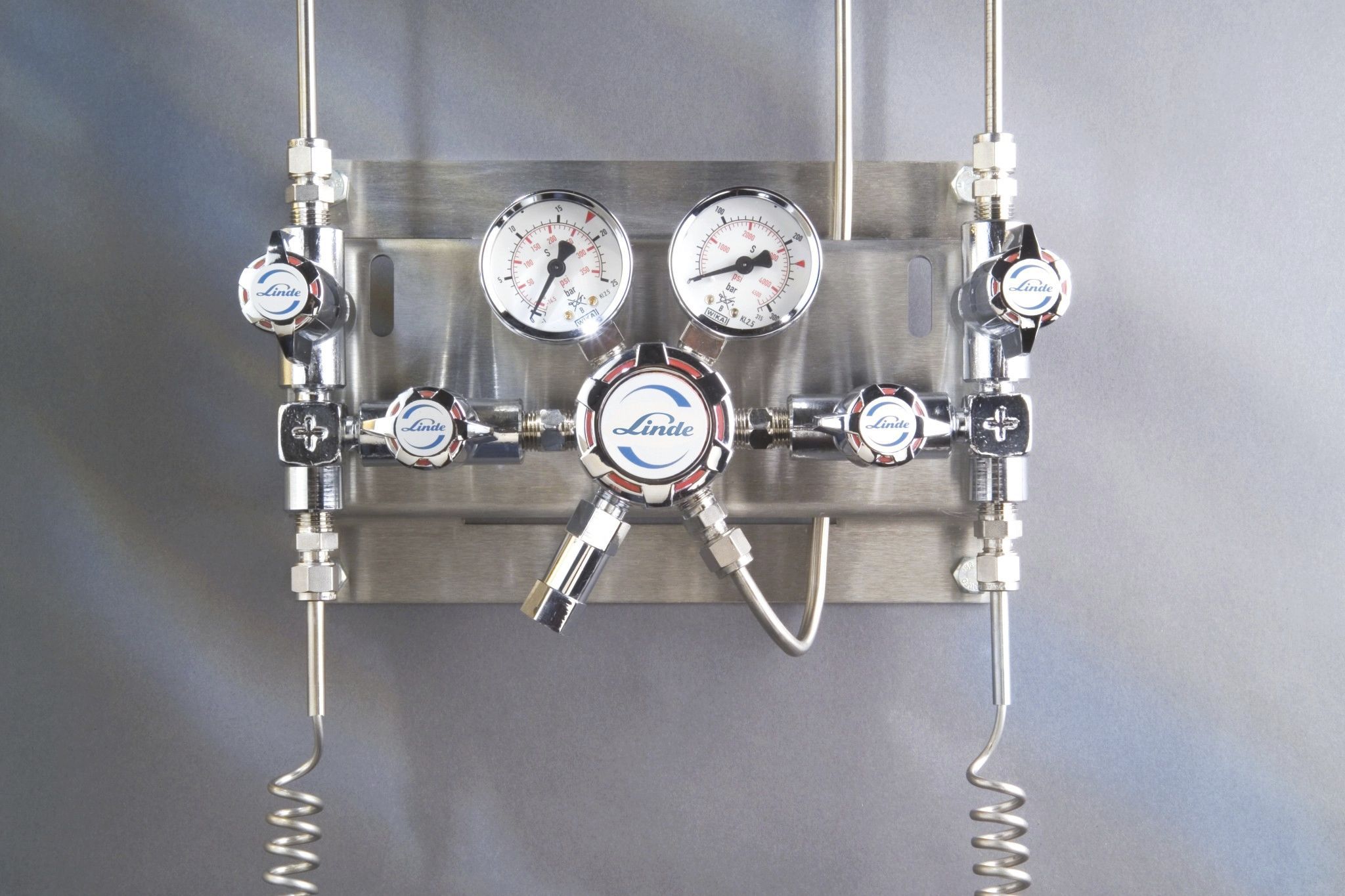 Semi-automatic manifold - REDLINE® - Linde HiQ - for hospitals / for ...