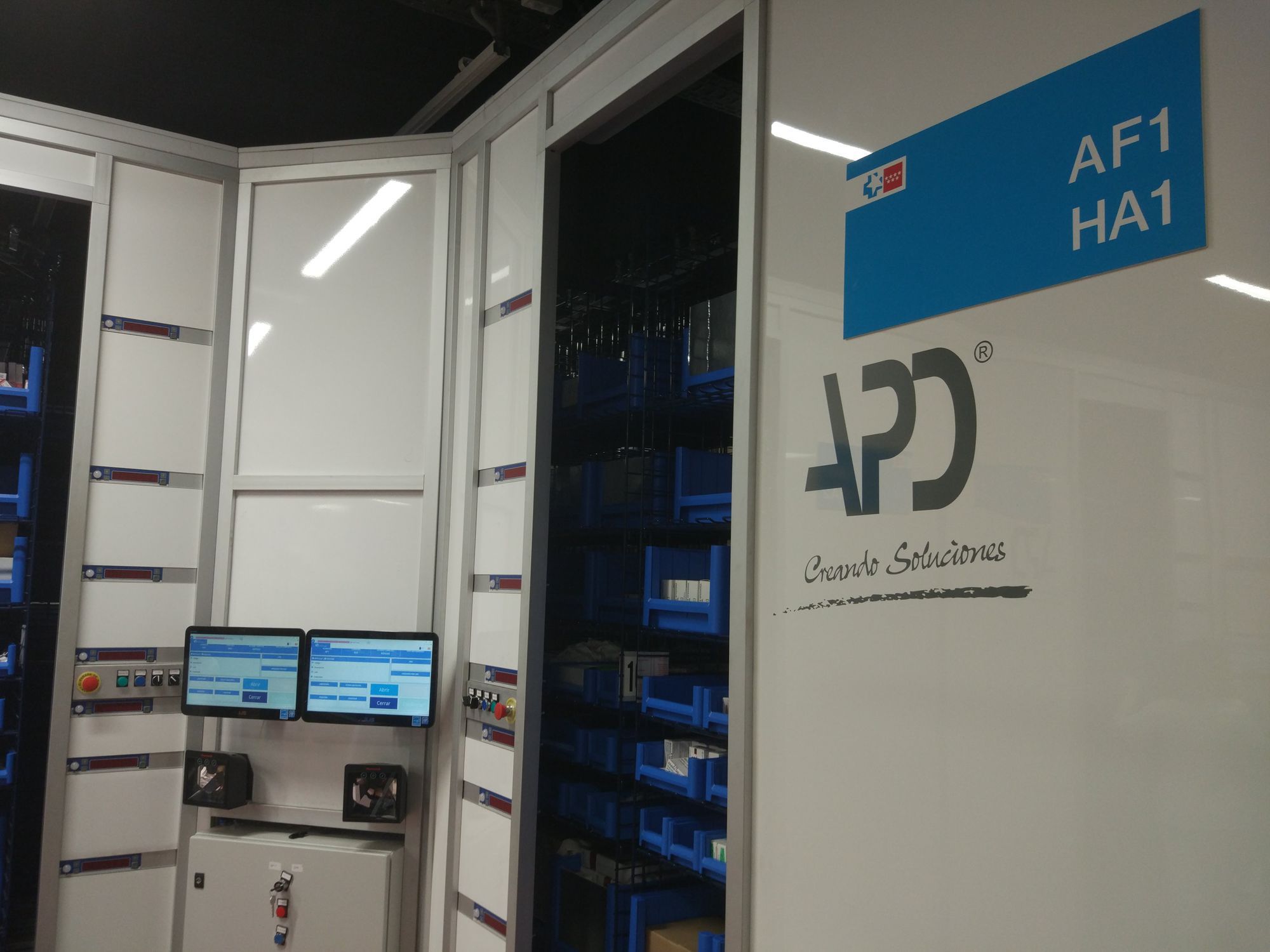 RFID management and storage system / logistics / for medicine ...