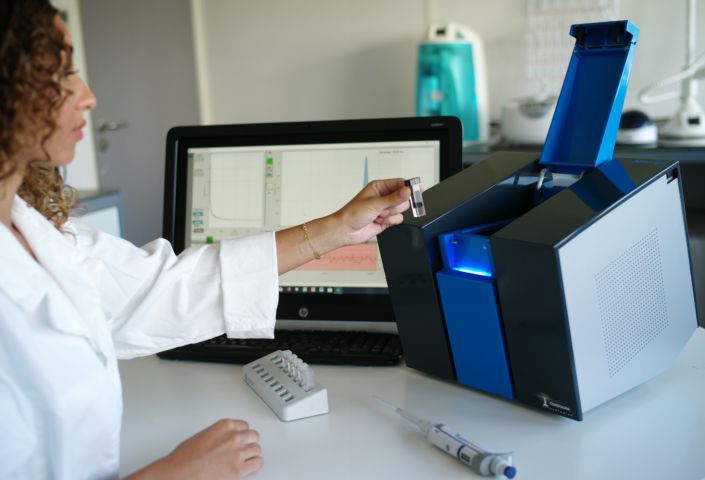 Dynamic light scattering particle size analyzer - AMERIGO - CORDOUAN ...