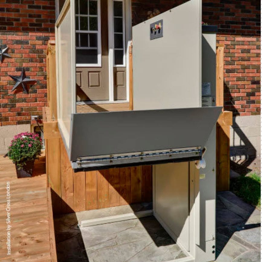 Wheelchair lifting platform - Multilift Unenclosed - Savaria - floor ...