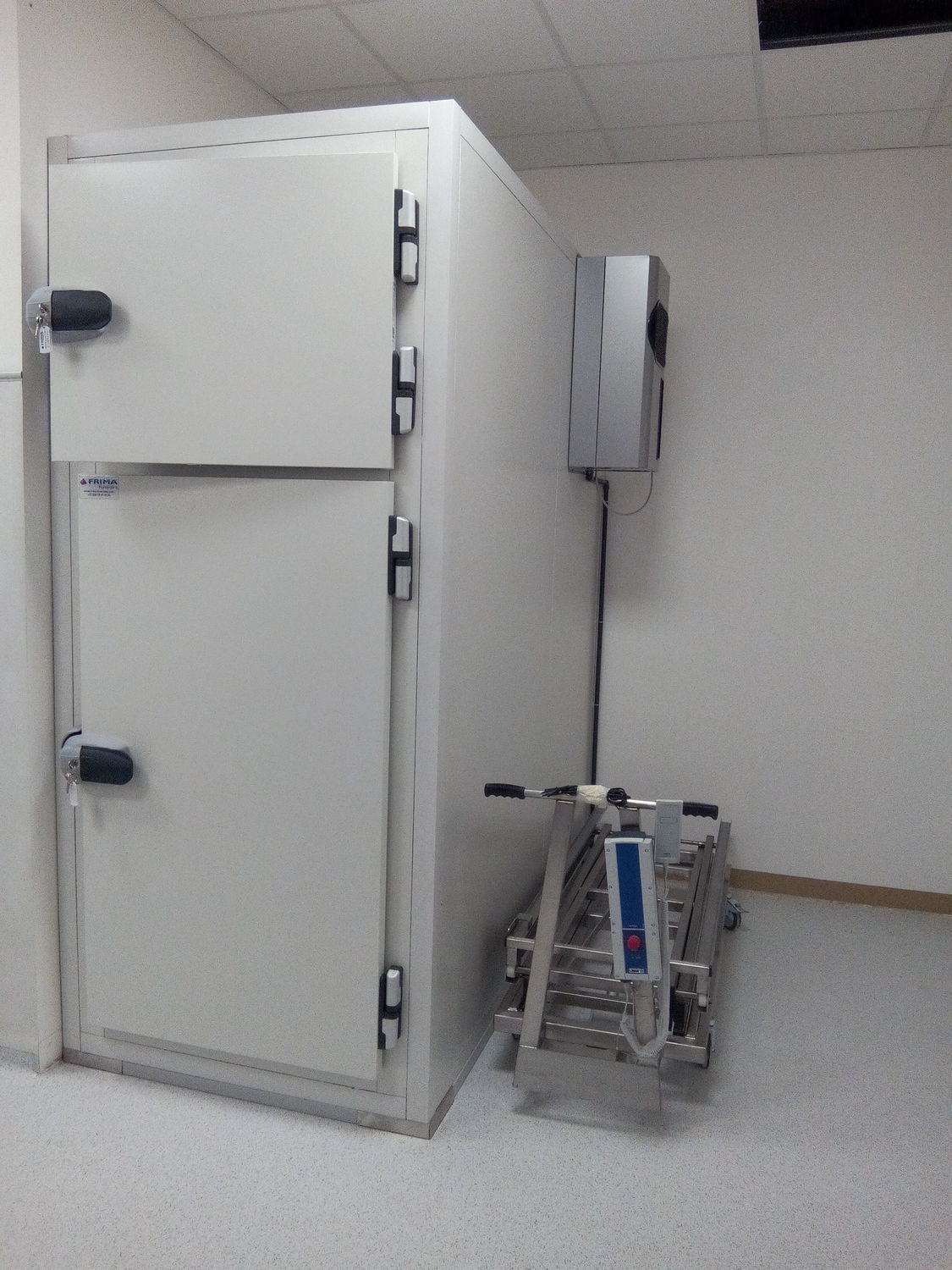 Body tray mortuary cabinet - MORG328R - FRIMA CONCEPT - 3-body / front ...