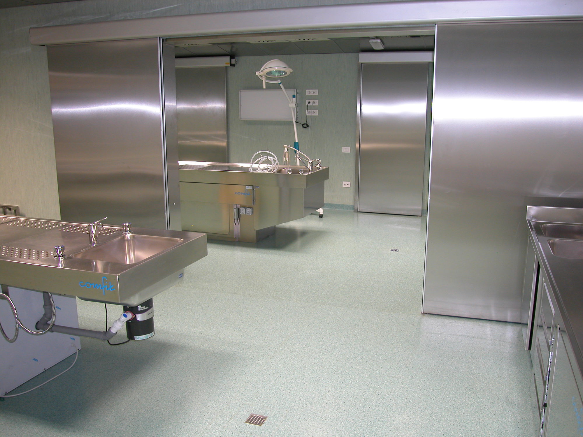 Healthcare facility autopsy room - Room2 - comfit s.r.l - turnkey