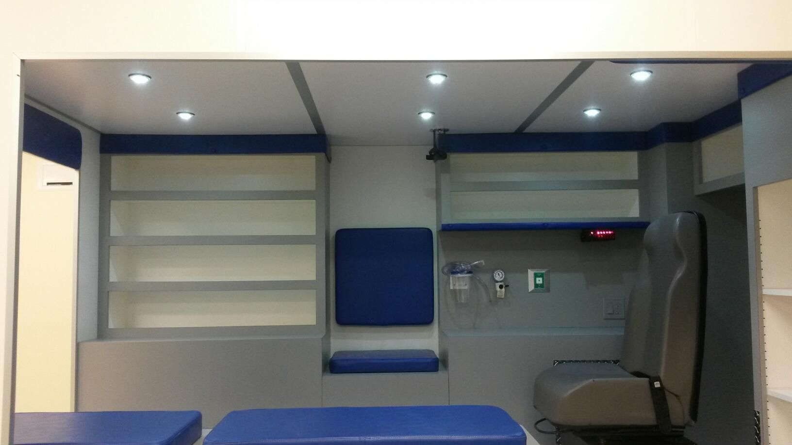 Ambulance simulator / emergency care / training / workstation ...