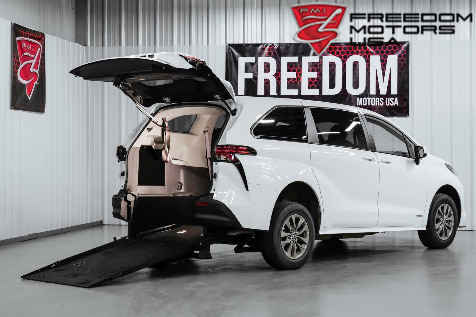 SUV wheelchair accessible vehicle - 28178 - Freedom Motors USA - gas ...