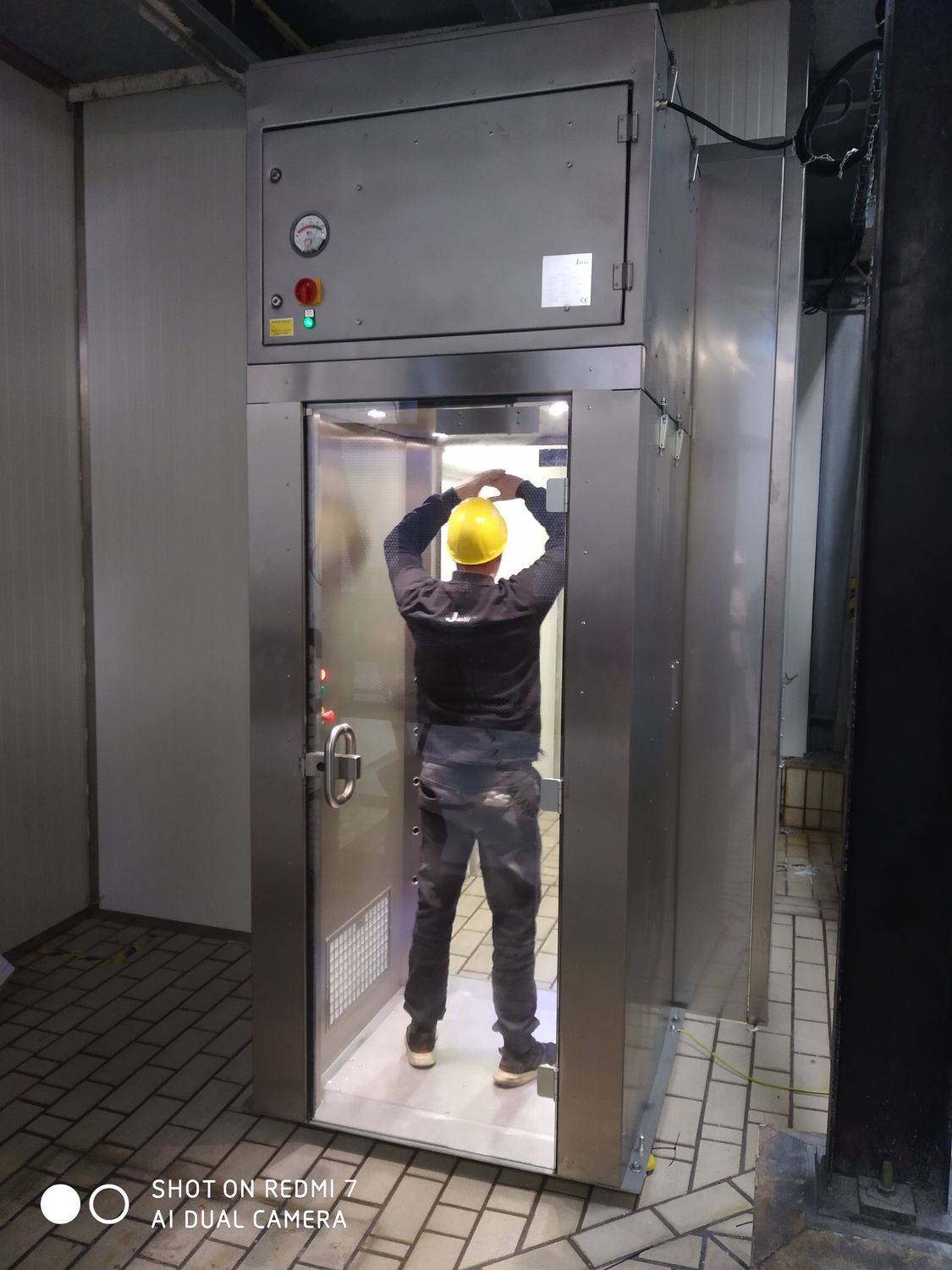 UV disinfection booth - Jeti - whole-body / secure / with germicidal lamp