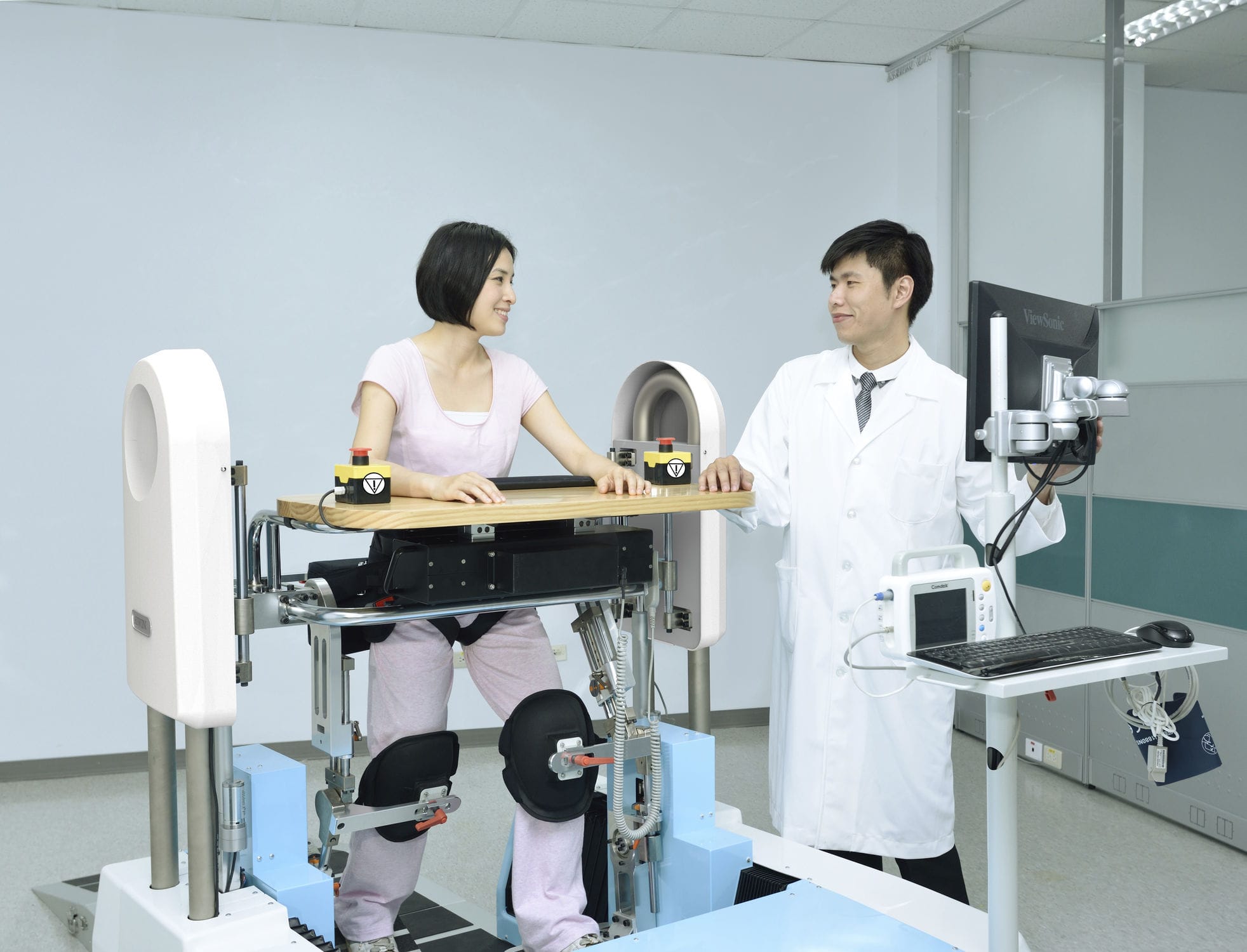 Balance rehabilitation system - P100 - HIWIN Technologies - gait / robotic