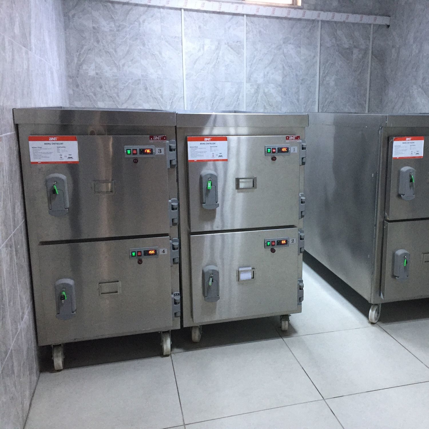 4-body mortuary cabinet - DP4 - BNT - front-loading / mobile