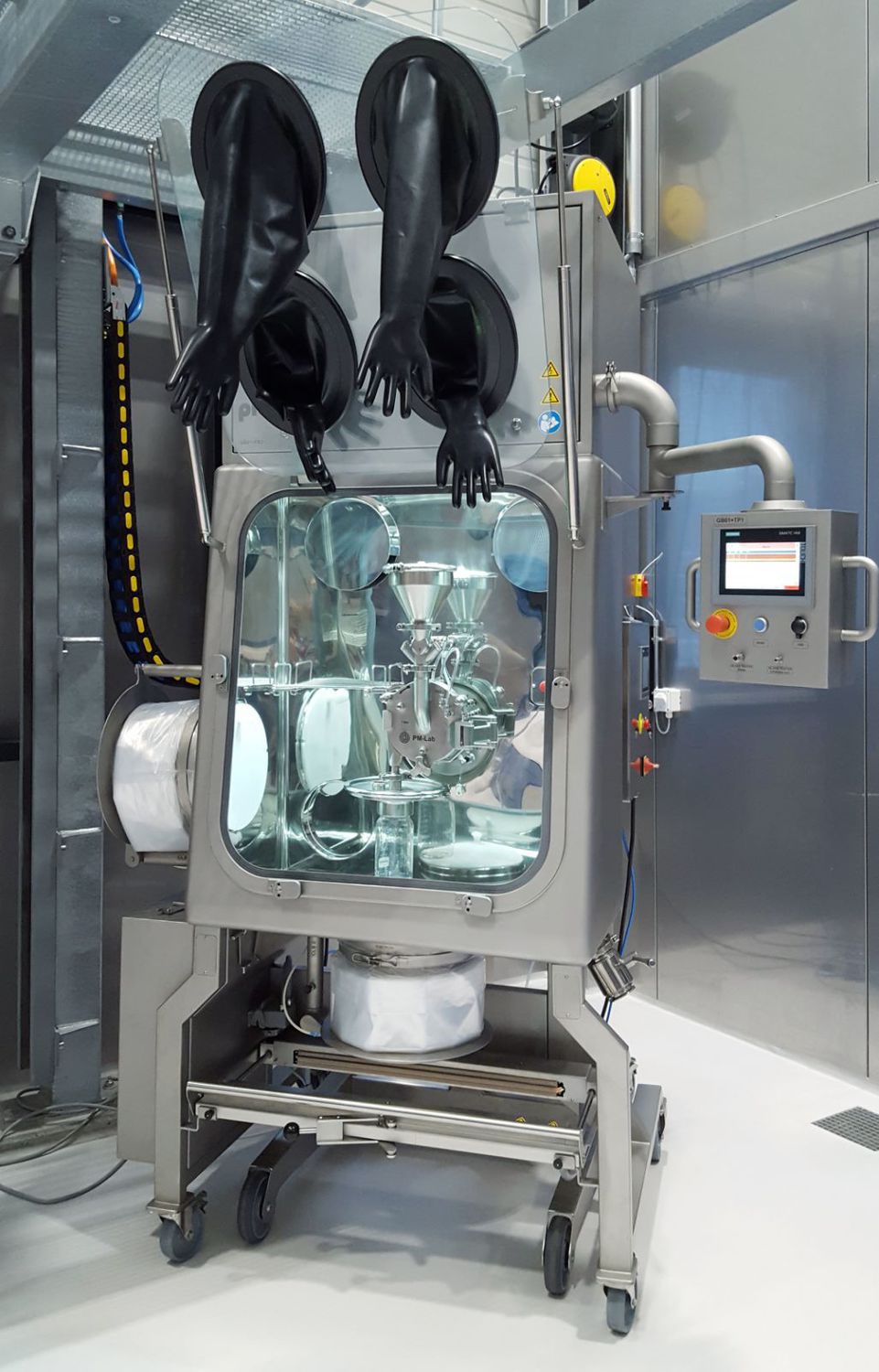 Class III isolator - LeoCon Group - sampling