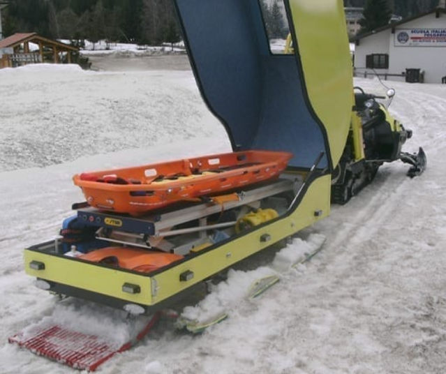 Snow plow ambulance - SLEDGE - Stem Technology