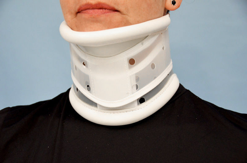 Semi-rigid cervical collar - 03040 - Comercial Nespral - C3 / with chin ...
