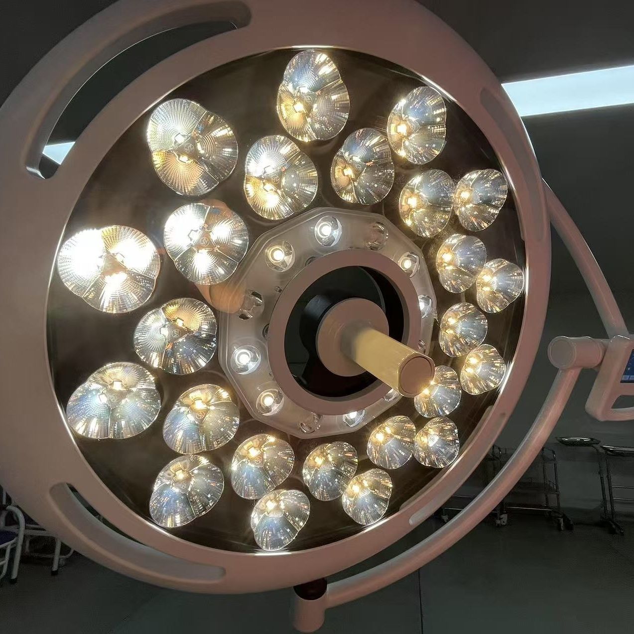 Wall-mounted surgical light - 760 - Jiangsu Fuyou Medical - mobile / LED / 220V / 50Hz