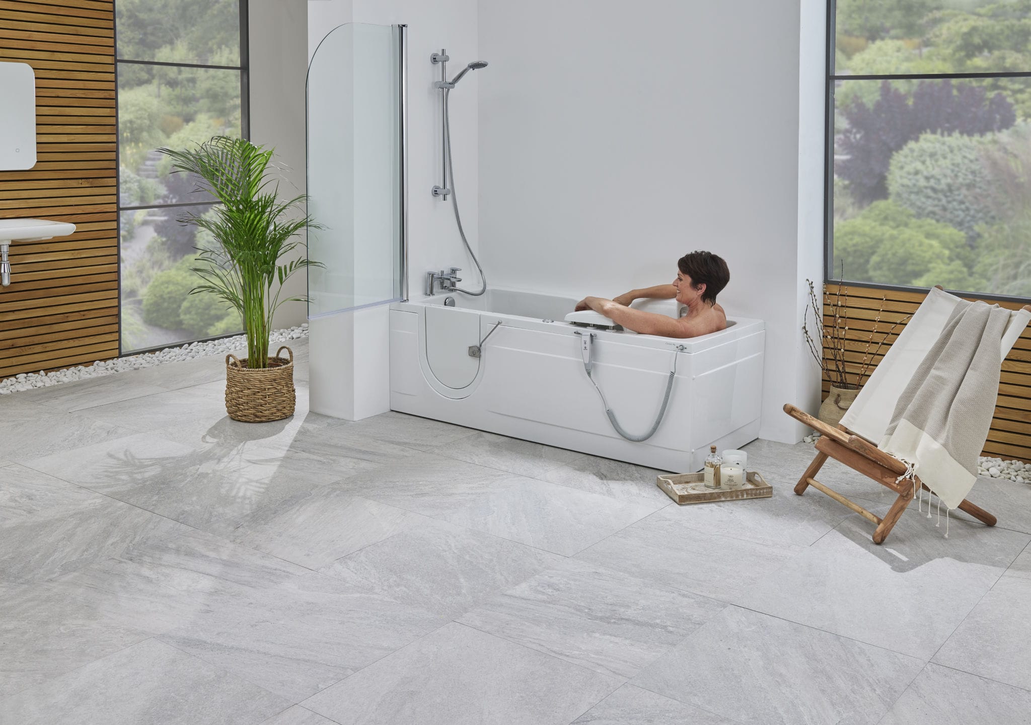 Electric medical bathtub - The Montana - Access