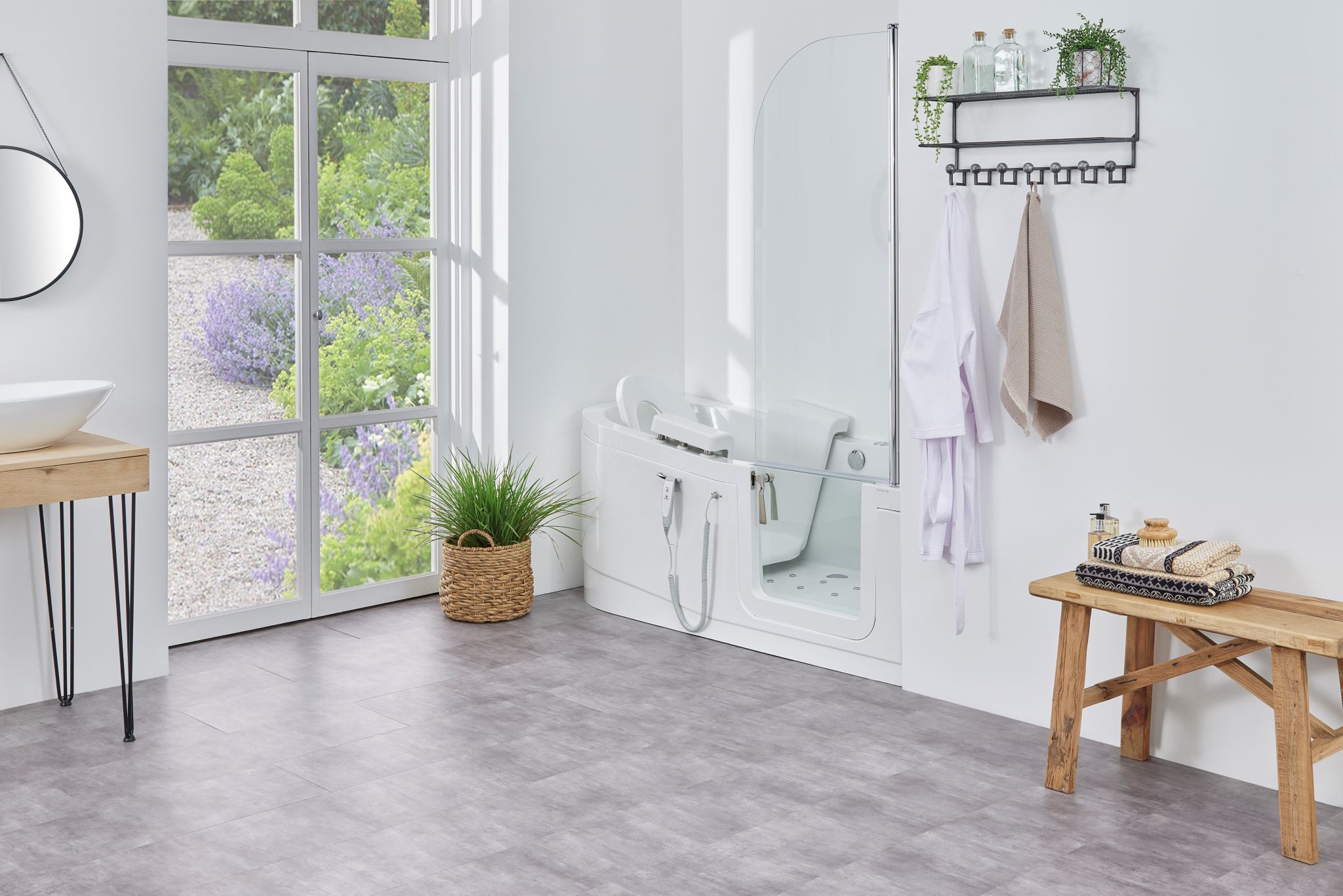 Electric medical bathtub - The Easy Riser - Access