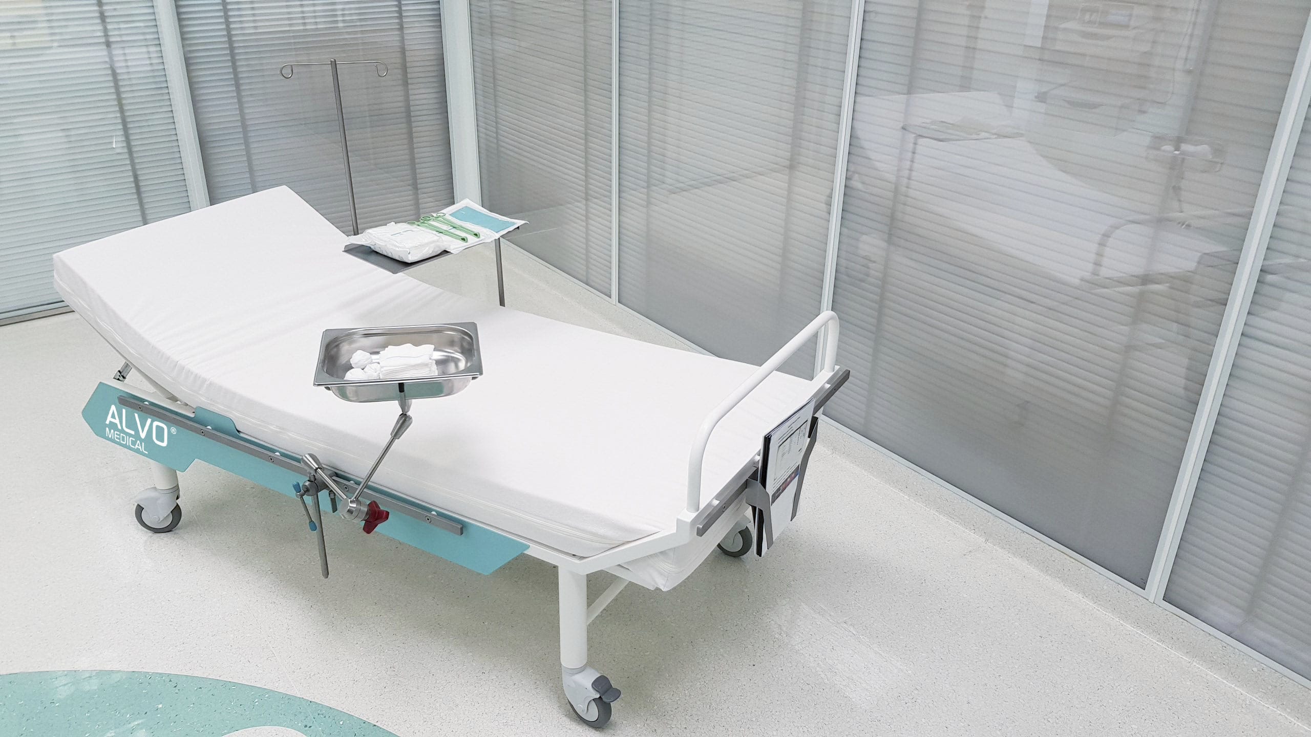 Physiotherapy treatment table - 2-066 - ALVO Medical - manual / with ...