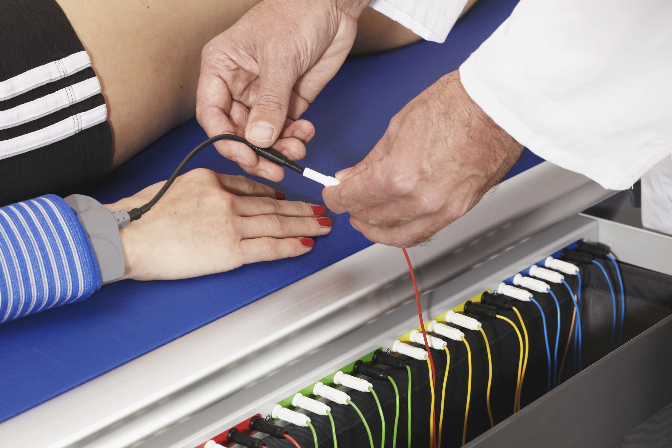 Electric stimulator - HiToP® 4 touch - gbo Medizintechnik - tabletop ...