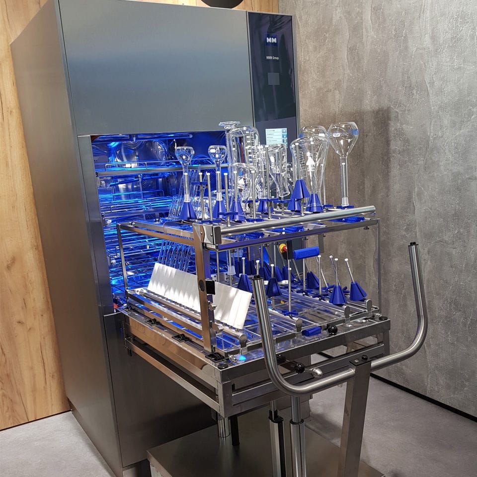 Laboratory washer-disinfector - Uniclean® PL II 15 - MMM Group - for ...