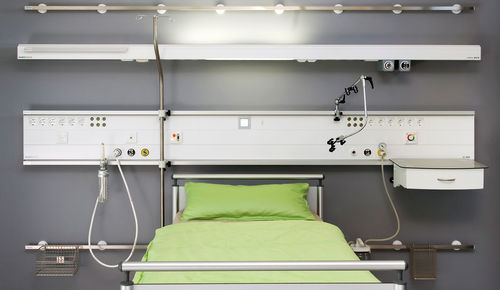 Wall-mounted bed head unit - IV 1054 - modul technik - horizontal / for ...