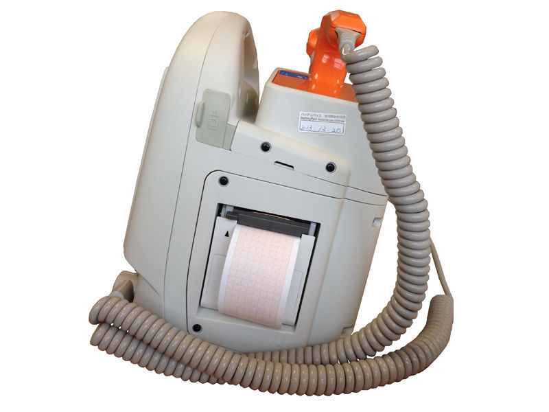 Semi-automatic external defibrillator / with ECG and SpO2 monitor ...