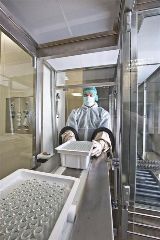 Cleanroom restricted-access barrier system - Ortner Reinraumtechnik