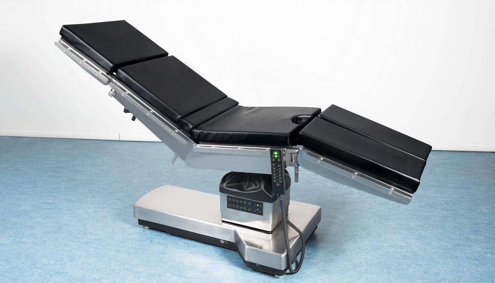 Universal operating table - ST9 - Sordina - electric / adjustable ...
