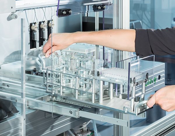 Robotic synthesis platform - Inorganic - Zinsser Analytic