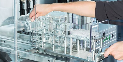 Robotic synthesis platform - Zinsser Analytic