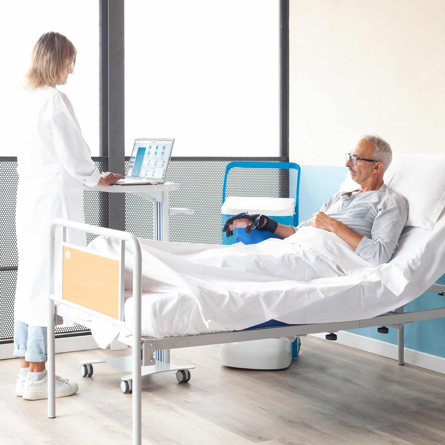 Arm mobility rehabilitation system - MAESTRO - Idrogenet - hand ...