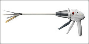 Linear stapler / laparoscopic surgery / disposable / articulated ...
