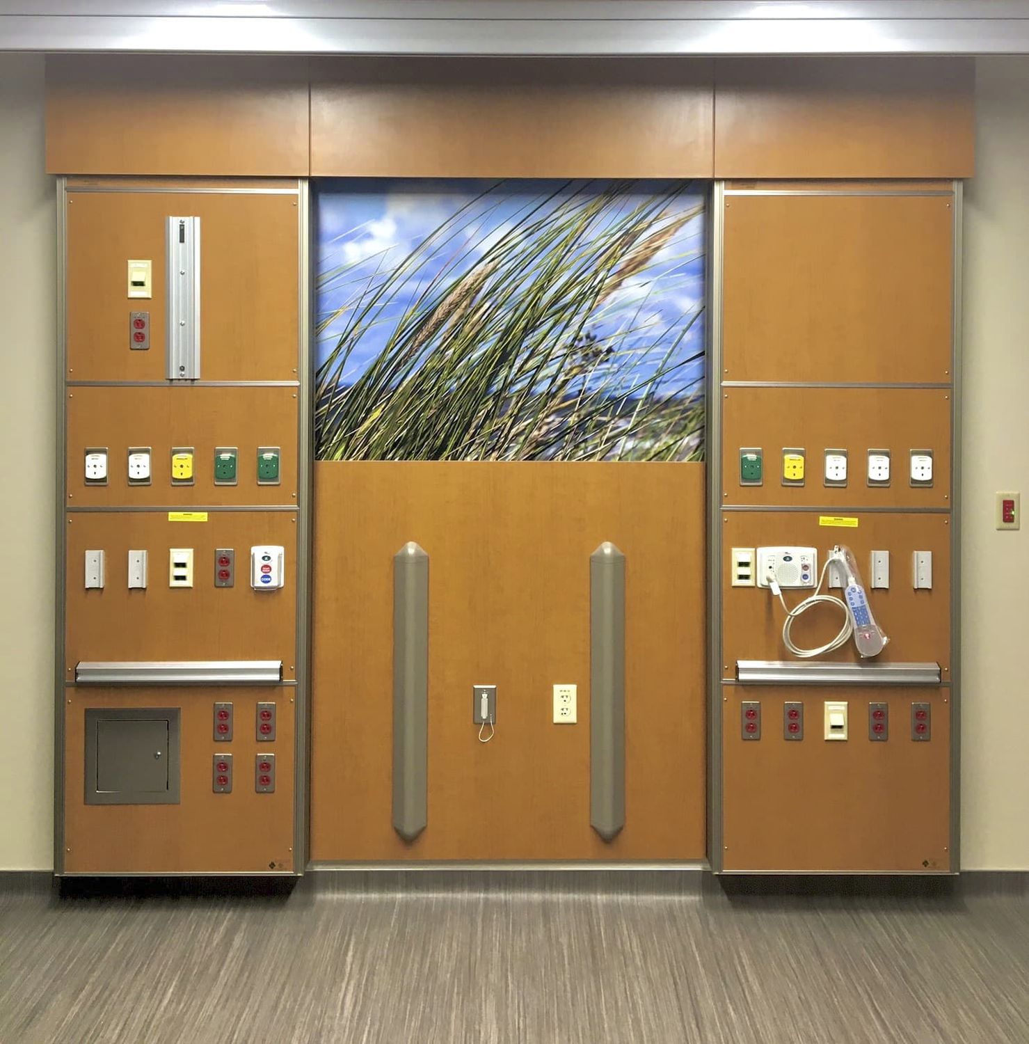 Wall-mounted bed head unit - FLATWALL - Modular Services Company - vertical