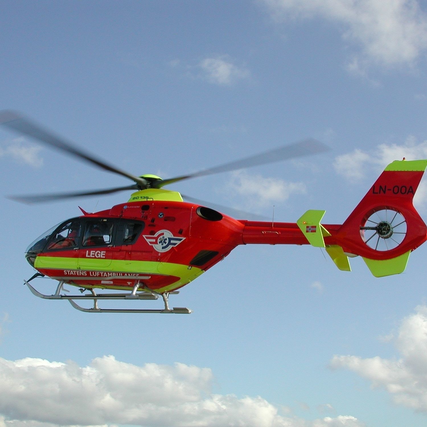 Helicopter air ambulance - H135 - Aerolite AG - intensive care / modular