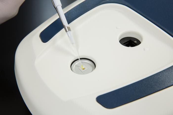 Microvolume micro-spectrophotometer - SpectraMax® QuickDrop ...