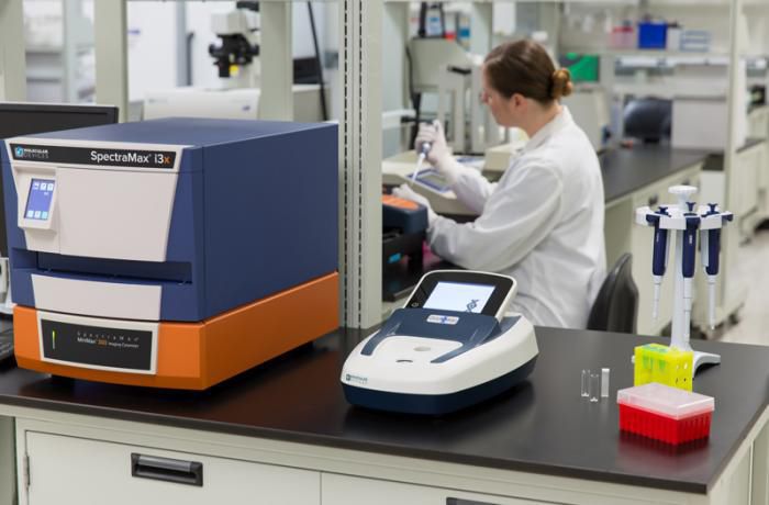 Microvolume micro-spectrophotometer - SpectraMax® QuickDrop ...