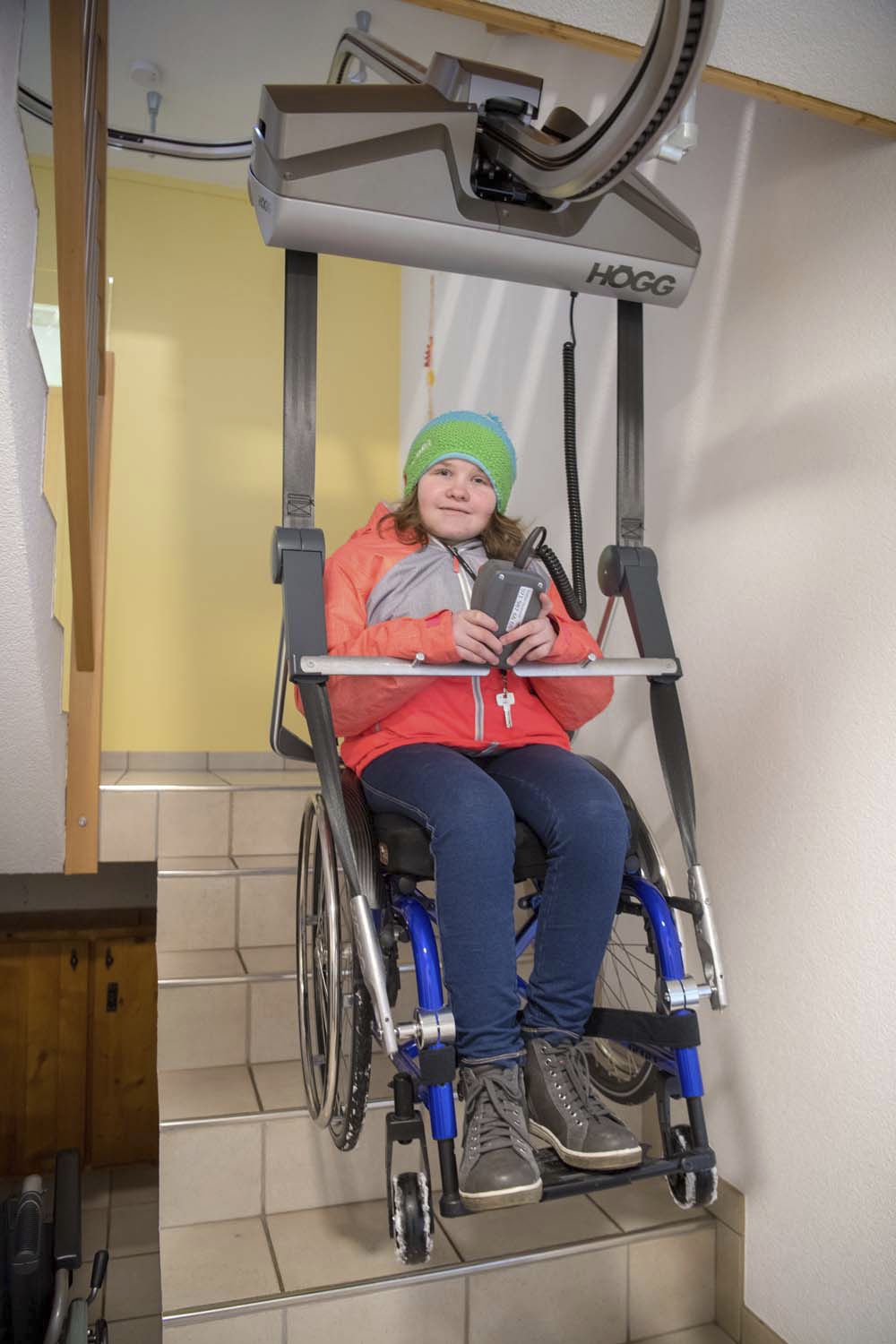 Wheelchair stairlift - RL60 - Högg Liftsysteme - for humans / ceiling ...