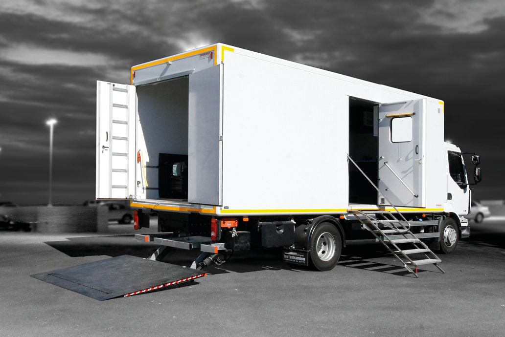 Laboratory mobile health vehicle - toutenkamion - truck