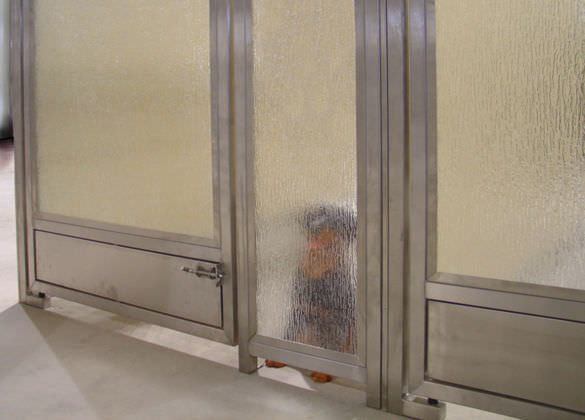 Veterinary clinic door - 1036-GRD, 1048-GRD - Tristar Vet - swing ...