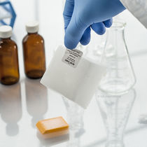 Alcohol-resistant label - All medical device manufacturers