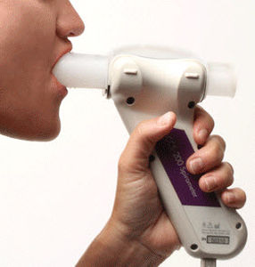 Computer-based spirometer - CCS-200 - Benson Medical Instruments - hand ...