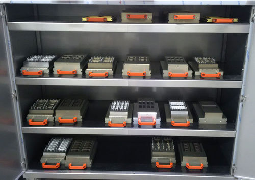 Medical cart - Heino Ilsemann GmbH - for medical devices / storage / 4 ...