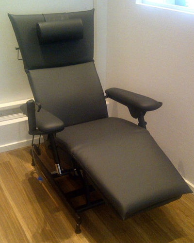 Electric chemotherapy chair - SlimLine - Bionic Medizintechnik - 3 ...