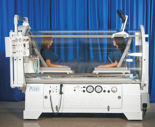 Oxygen therapy hyperbaric cabin - Sigma 40-II - Perry Baromedical - 2 ...
