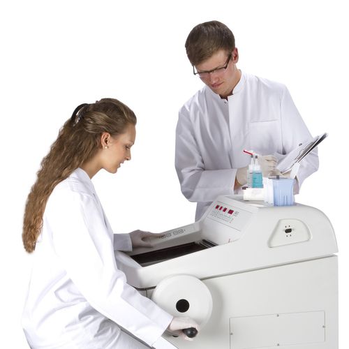 Rotary microtome cryostat - CM1520 - Leica Biosystems - semi-automatic ...