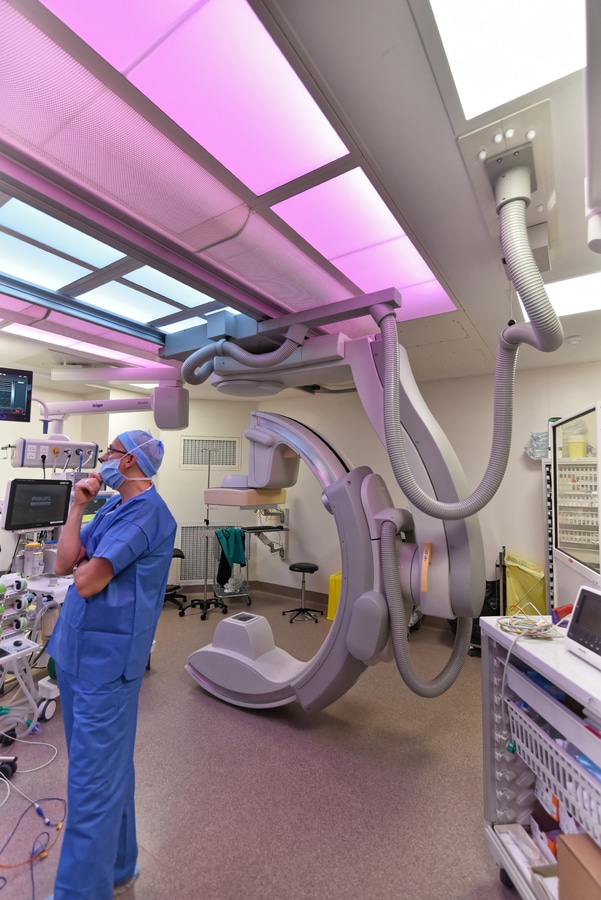 Hybrid Laminar Air Flow ceiling - 91240 Saint-Michel-sur-Orge, France ...