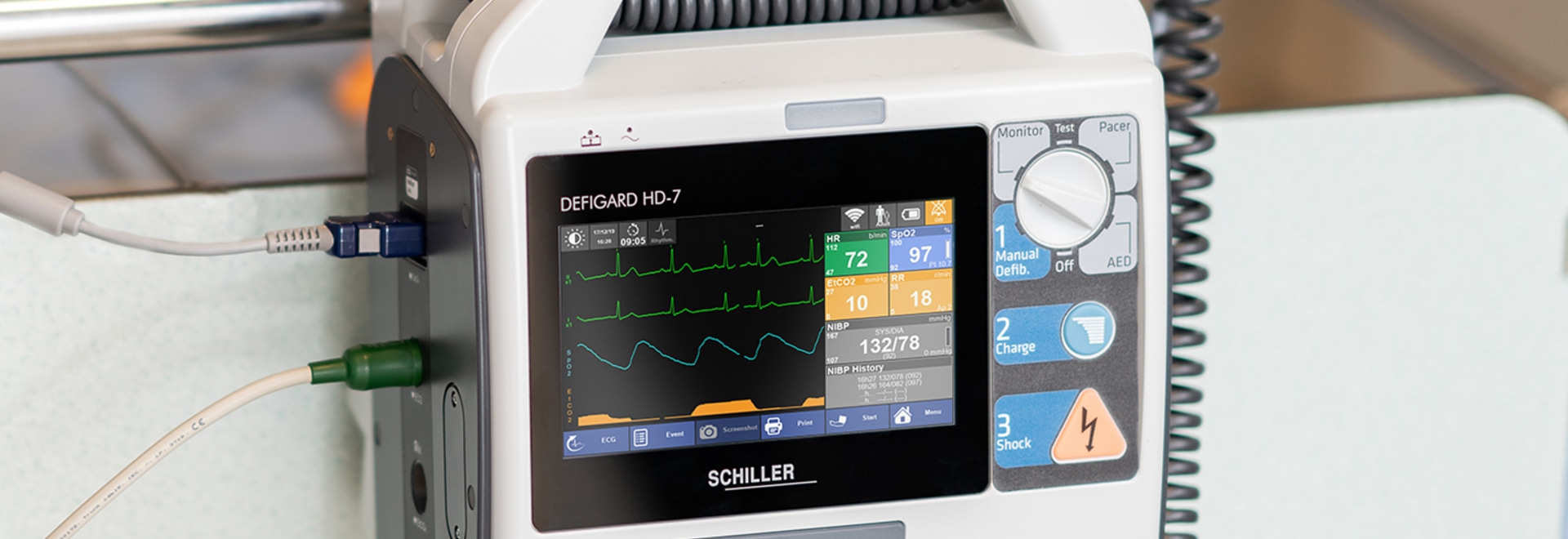 New defibrillator/monitor: DEFIGARD HD-7 - Baar, Switzerland - SCHILLER