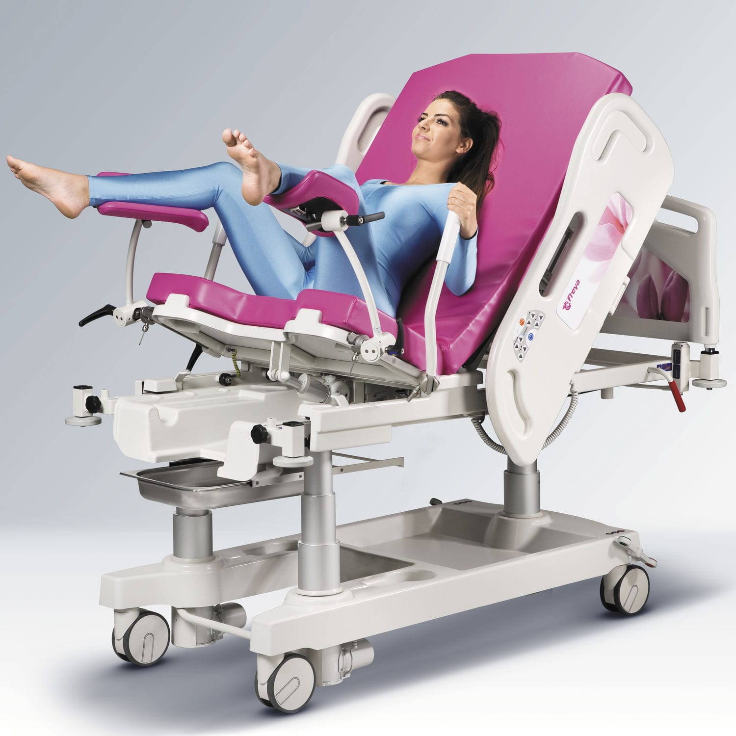 分娩用ベッド - FREYA - Famed Żywiec - 医療用 / 電動式 / 高さ調節可能