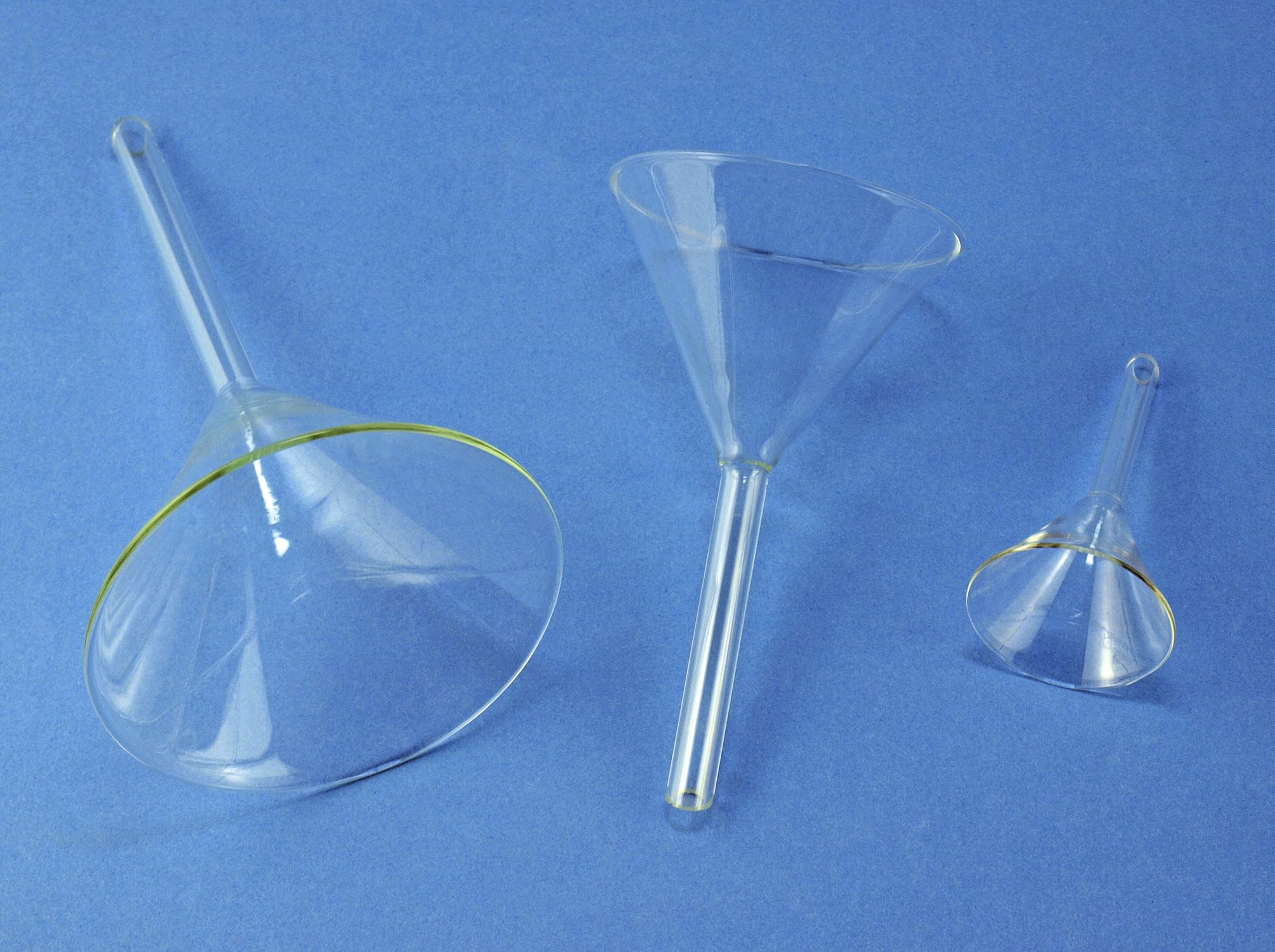 Funil de laboratório de vidro - 44000 - Glaswarenfabrik Karl Hecht GmbH ...
